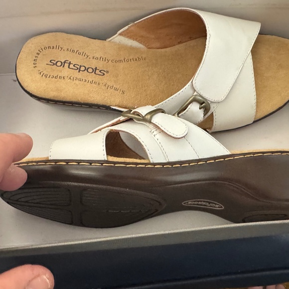 Softspots | Shoes | Nib Softspots White Sandals 9ww | Poshmark
